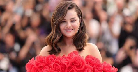 Selena Gomez Reveals She Can't Carry Her Own Children Due to 'Medical ...