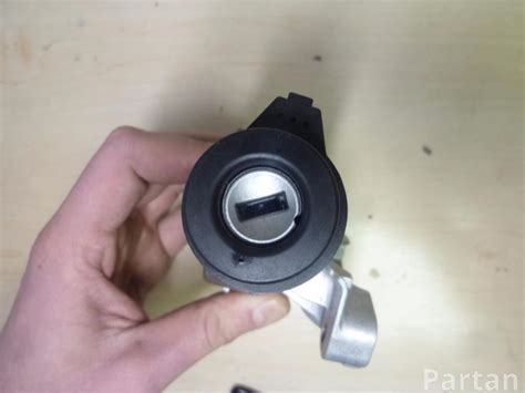 VOLKSWAGEN 6R0905851B, 6R0905865 POLO (6R, 6C) 2010 lock cylinder for ...