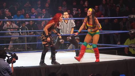 En Vivo - Ivelisse vs Santana Garrett - Full Destruction - YouTube