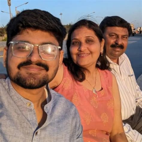 Meena Shah (@meena_shah1971) • Threads, Say more