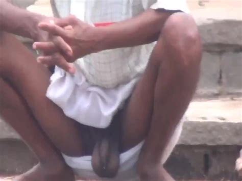 Indian Guys: INDIAN MEN PISSING OUTSIDE 5 - ThisVid.com