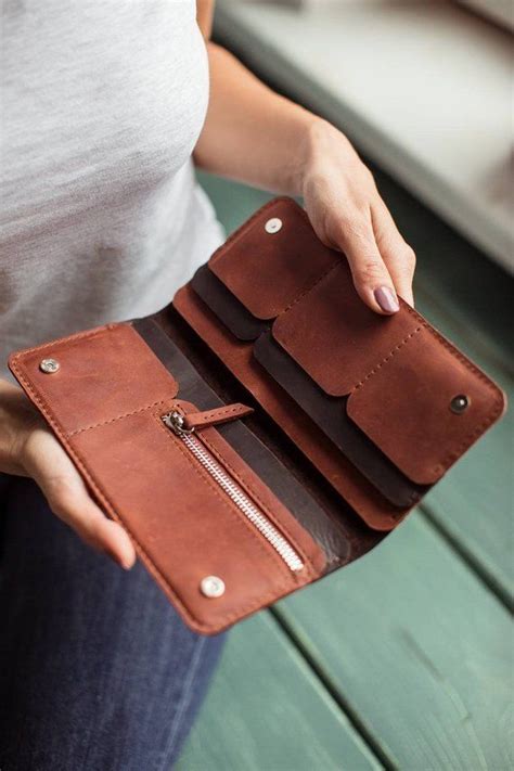 Женский кошелёк | Leather wallet, Brown leather wallet, Wallets for ...
