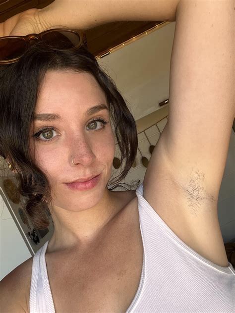 Nothing wrong with a little stubble : r/HairyArmpits