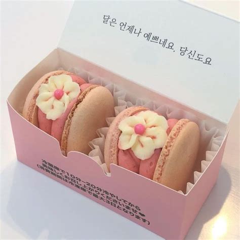 Dolce on Twitter: "Flower macarons https://t.co/oZJBBuya6R" / Twitter