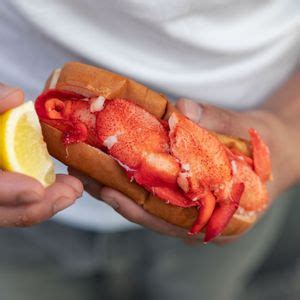 Cousins Maine Lobster 🦞at Zion - Piggly Wiggly, 3341 Sheridan Rd, Zion, IL 60099, 19 December ...