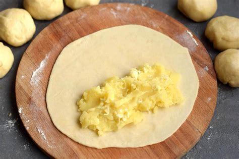 Чебуреки с картофелем и сыром