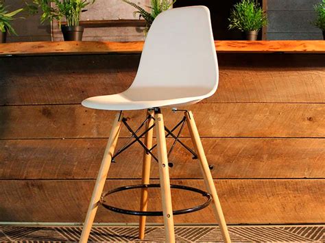 Стул барный Eames белый в аренду с доставкой в Москве | Art-Active