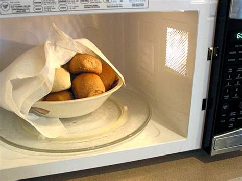 How do you moisten food in the microwave? [2025] | QAQooking.wiki