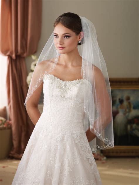 215804 - Venetti Couture