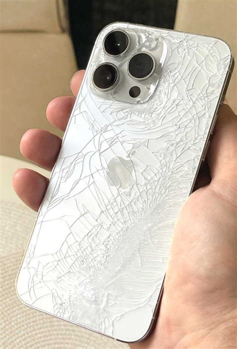 Замена заднего стекла IPhone 15 Pro Max цена 8899 оригинал