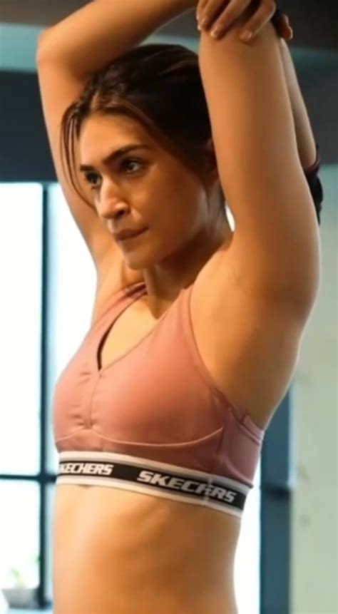Kriti Sanon : r/ActressArmpitFans