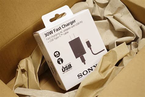 【レビュー】Xperia急速充電対応ACアダプター『XQZ-UC1』開梱レポート - ソニーの新商品レビューを随時更新！ ソニーストアのお ...