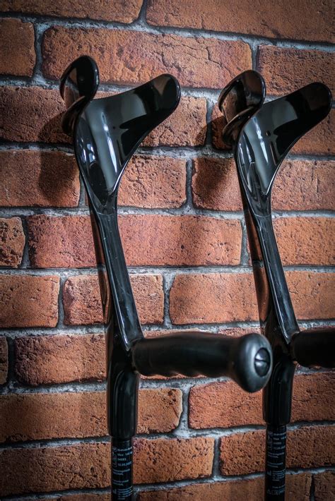 KOWSKY ORIGINAL OPEN CUFF ERGO SOFT GRIP (2024) BLACK - Custom Crutches