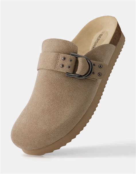 Klogger med spenne og nagledetaljer - Dame | Bershka
