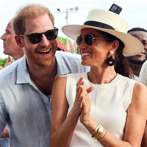 Previously unseen family photo of Prince Harry, Meghan Markle and kids ...