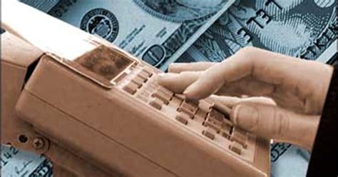 Data Theft Warning Widens - CBS News