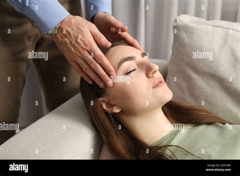 Psychologist working with patient during hypnosis session indoors, closeup Stock Photo - Alamy