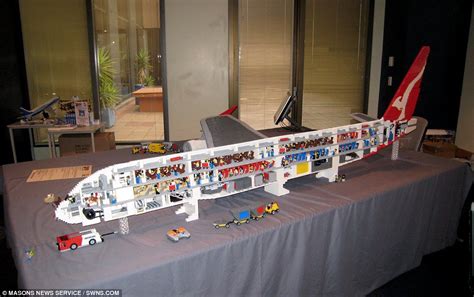Lego fan builds Qantas Airbus A380 for 2010 Brickworld Lego event in ...