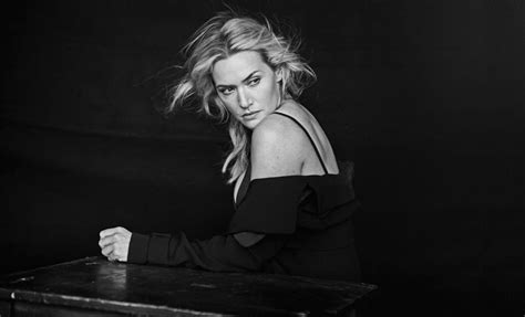 2017 Pirelli Calendar Shows The Unretouched Beauty Of Older Celebrities ...