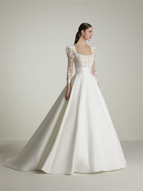 SERENADA Collezione St. Patrick · Abito da sposa ampio, semplice ...