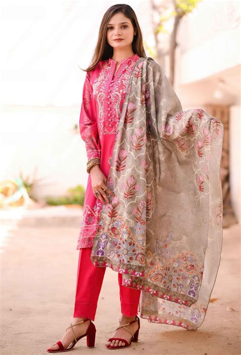 FC-12-B | Feminaattire