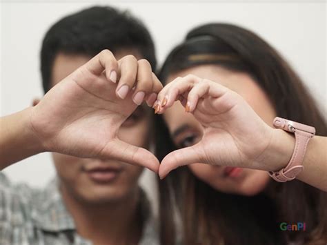 5 Gombalan Pria Yang Mampu Luluhkan Hati Wanita, Waspada! - GenPI.co