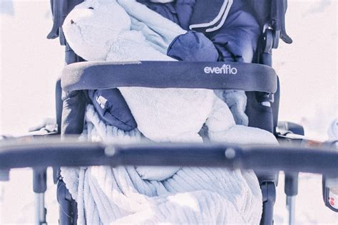 Evenflo Pivot Xpand Travel System Review - Honey & BettsHoney & Betts