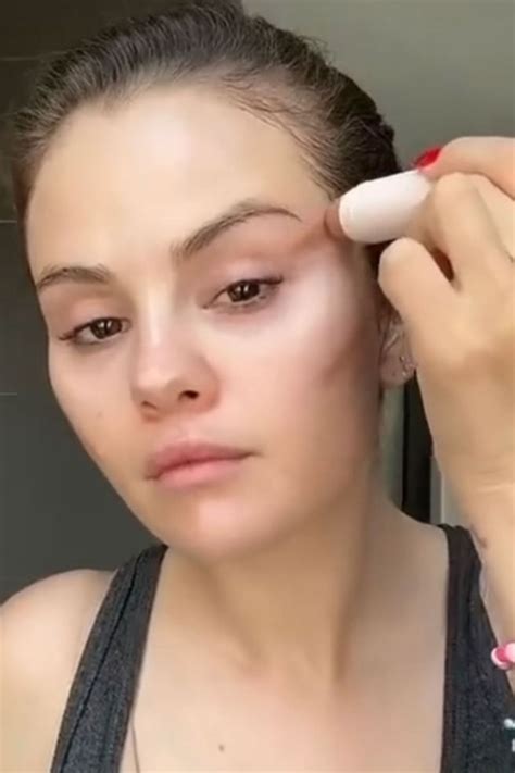 Selena Gomez’s Contour Hack Might Be the Trick of the Summer | Selena gomez makeup, Selena gomez ...