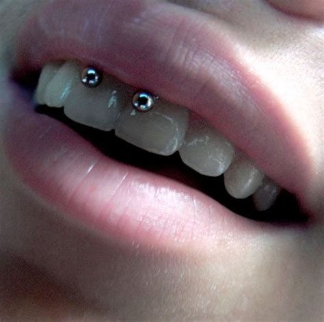 Пирсинг уздечки | Lip piercing, Cute piercings, Cute ear piercings