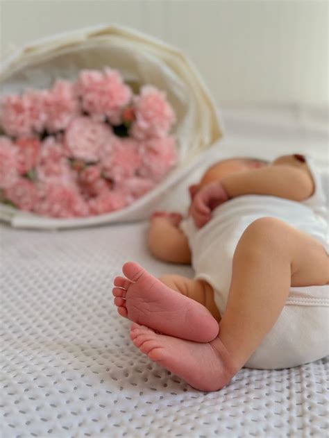 Pin de elena.al en Эстетика | Fotos mensuales de bebé, Poses para ...