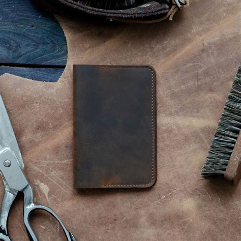 Обложка на паспорт из натуральной кожи. Купить кожаную обложку