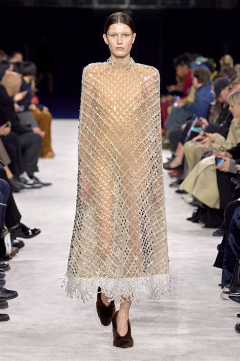 Рустен vs Бальмен. Разбираем отсылки к архивам Balmain в новой коллекции