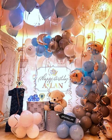 фотозона из шаров на годик | Baby mobile, Desserts, Holiday